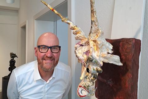 Bizarre Figuren bevölkern den Kunstverein Wetzlar